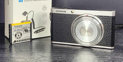 Fujifilm FinePix X Series XF1 12.0MP Digital Camera Black- *Screen/Lens ...