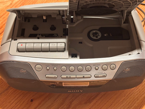 Sony CFD-S05 Boombox CD Radio Cassette Player Recorder Portable ...