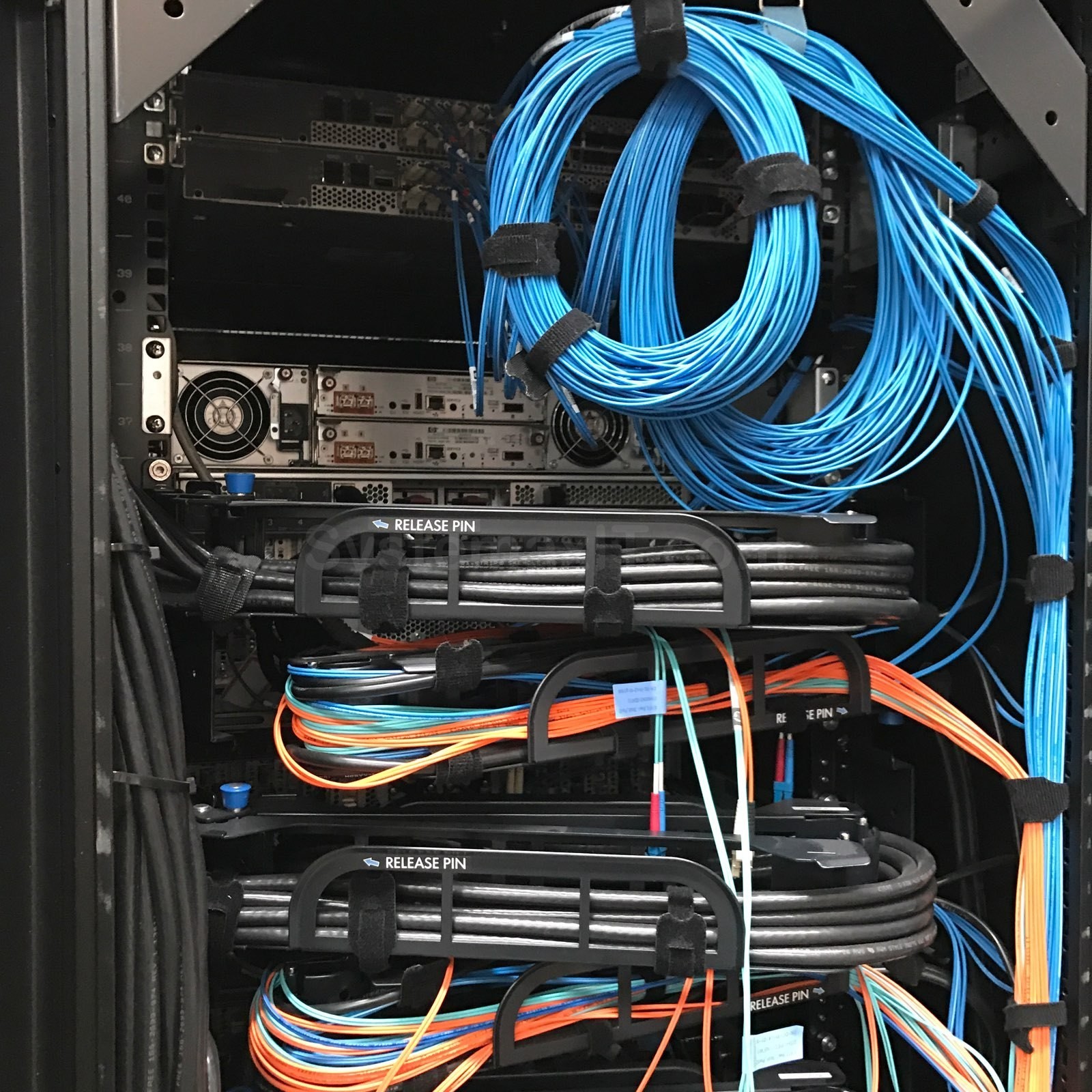 HPE Integrity Superdome 2 (SD2-10s) 5x CB900s Blades, 4x IOX Enclosues ...