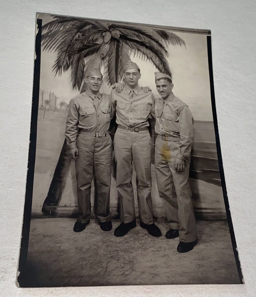 Vintage American WWII Soldiers Palm Tree Backdrop Snapshot Photo! World ...