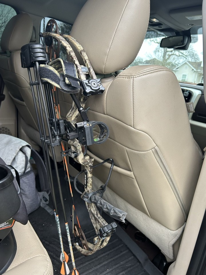 Bow Hanger. Universal Headrest Mount. (Deer Hunting) Sturdy and well ...