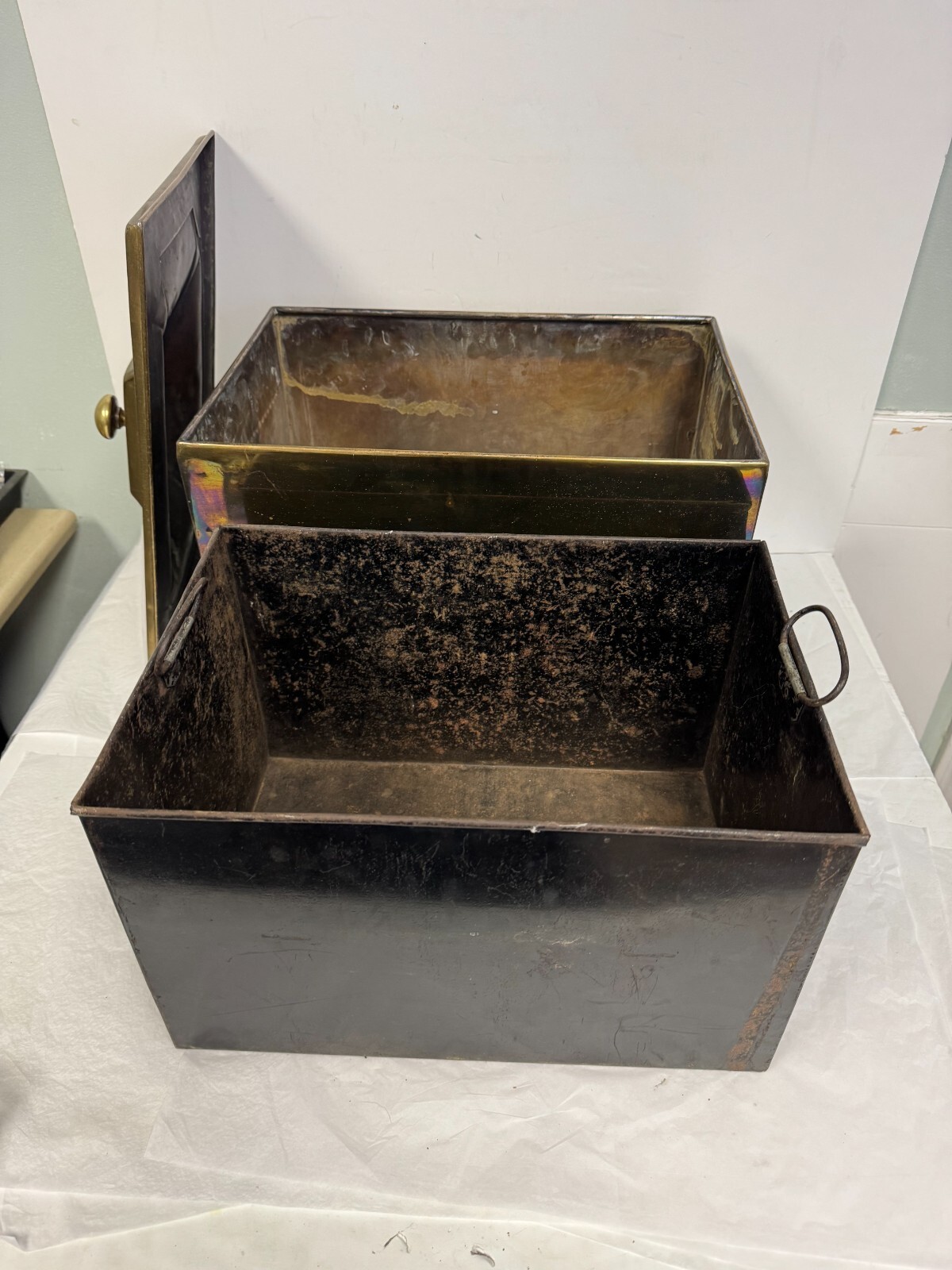 Antique Brass Fireplace Kindling Box on Feet w/Black Steel Box inside ...