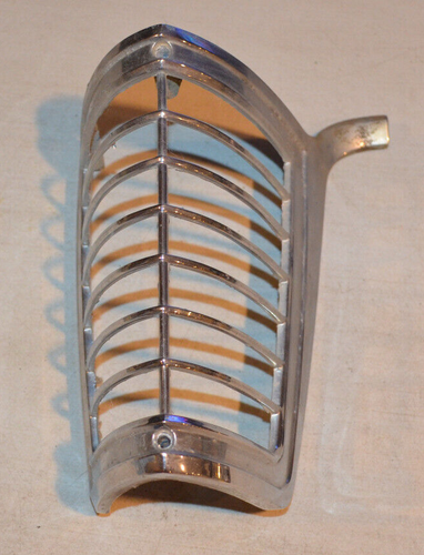 73 74 75 76 LINCOLN CONTINENTAL MARK IV 4 MARKER LIGHT BEZEL CORNER ...