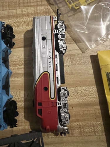 life like train tracks Parts Lot Pieces Ho Scale Train Engine Box Cars ...