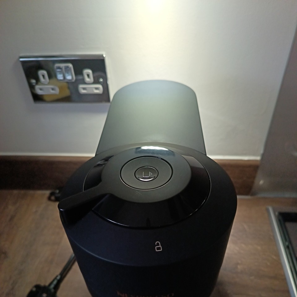 Nespresso Vertuo Next Coffee Machine - Black - Excellent Condition ...