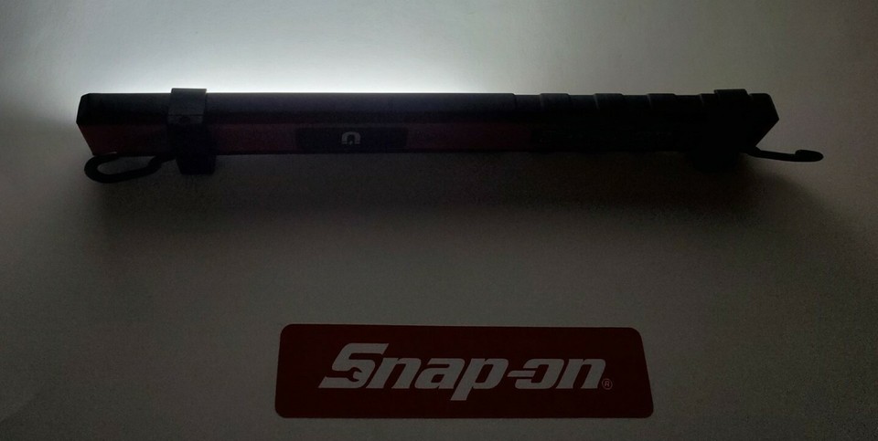 New Snap On 400 Lumen Rechargeable Shop work Light RED Super Slim Hooks ...