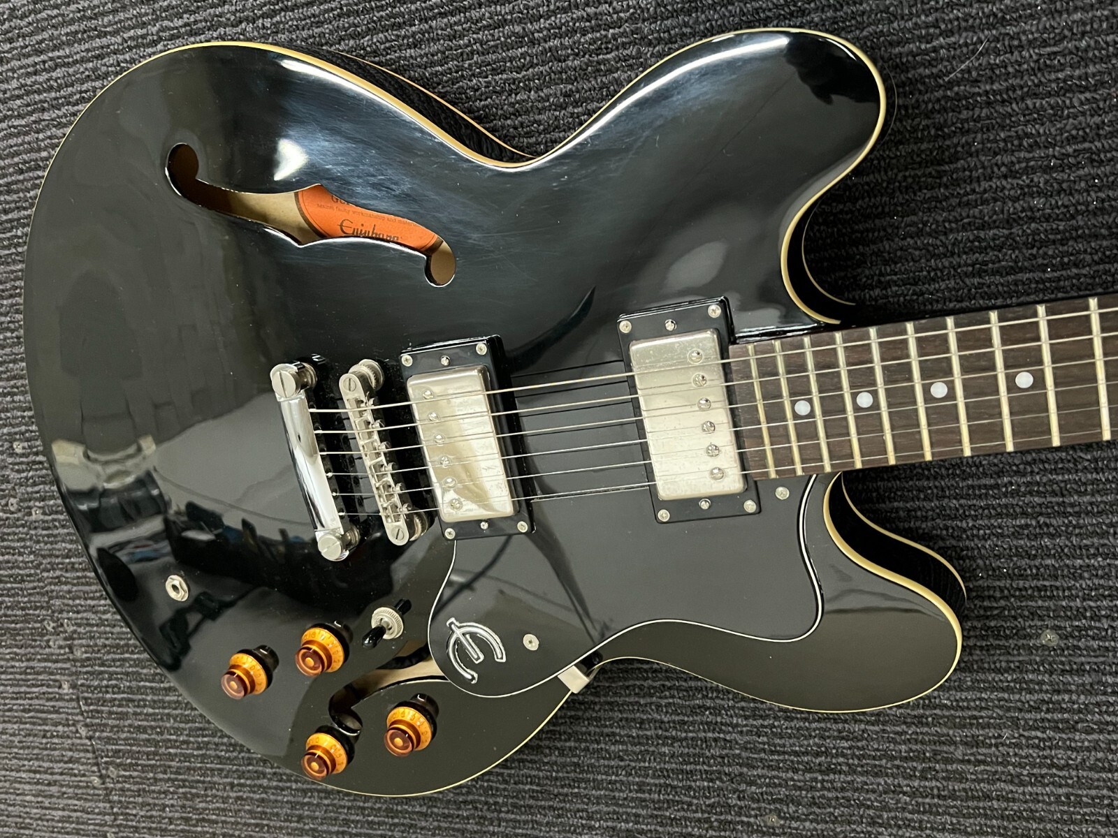 Epiphone DOT EB Semi-Hollowbody Electric Guitar & Road Runner Hard ...