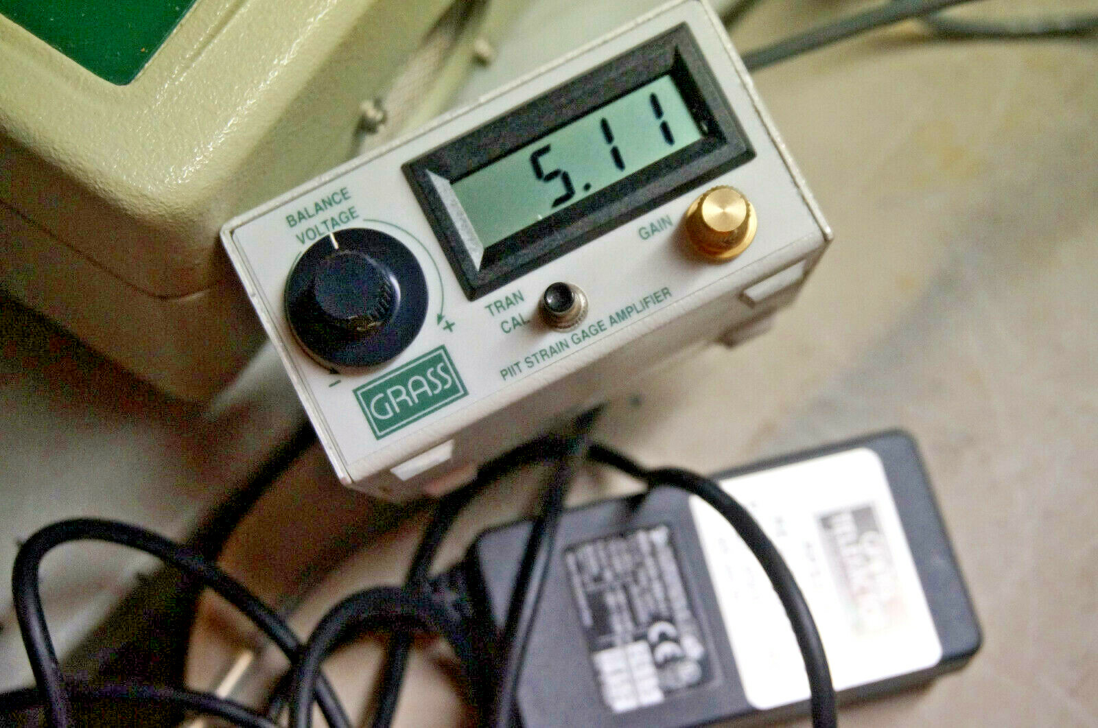 ASTRO-MED GRASS Model 7400 Physiological Recorder with 4 Modules, and ...