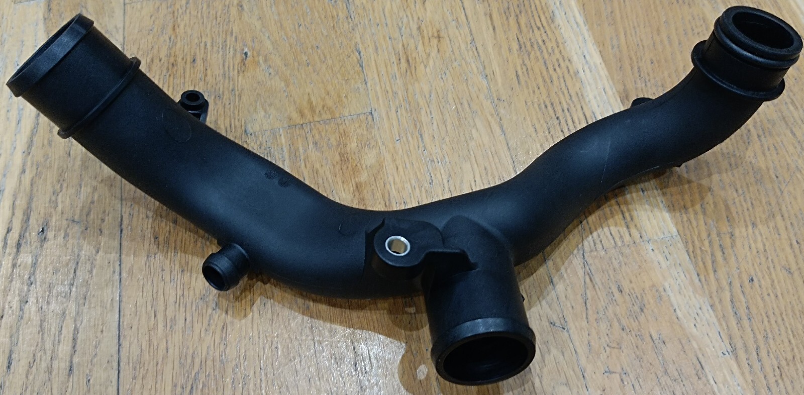 Genuine Land Rover Water Manifold Inlet Pipe LR090630 for sale online ...