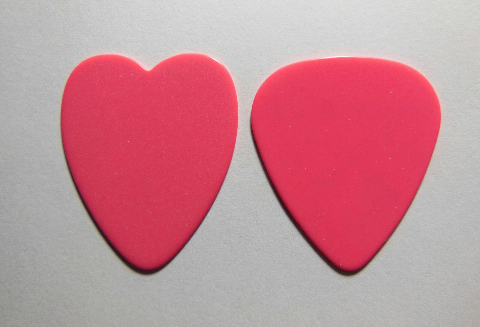 12 pics Valentines Heart Shaped Guitar Picks .71mm Celluloid Medium ...