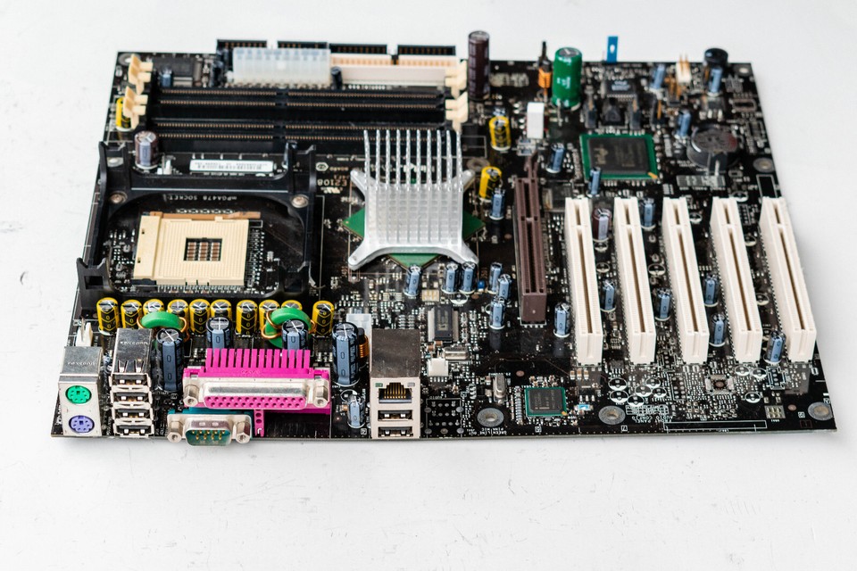 Intel D875PBZ C26680-205 Socket 478 875P Motherboard ATX AGP 8x Windows ...