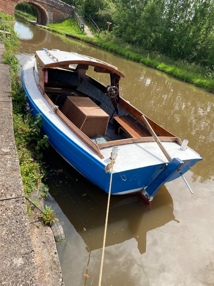 Clinker Built Boat 19’ Lister SR2 Inboard Diesel on Galvanised Trailer ...
