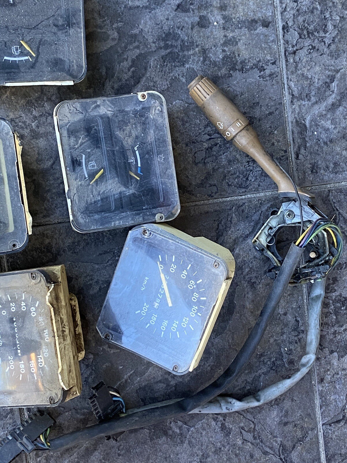 HOLDEN HZ KINGSWOOD PREMIER UTE VAN FUEL TEMPERATURE Speedo GAUGE Hj Hx ...