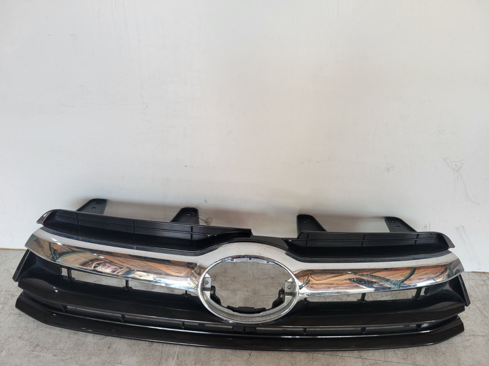 2014 2015 2016 TOYOTA HIGHLANDER UPPER FRONT GRILLE OEM - 53101-0E190-B ...