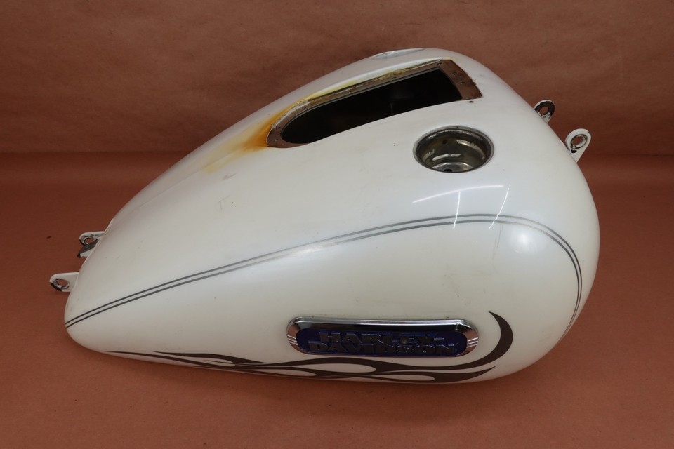 2005-2006 Harley Davidson FXDWGI Dyna Wide Glide Gas Tank Fuel Petrol ...