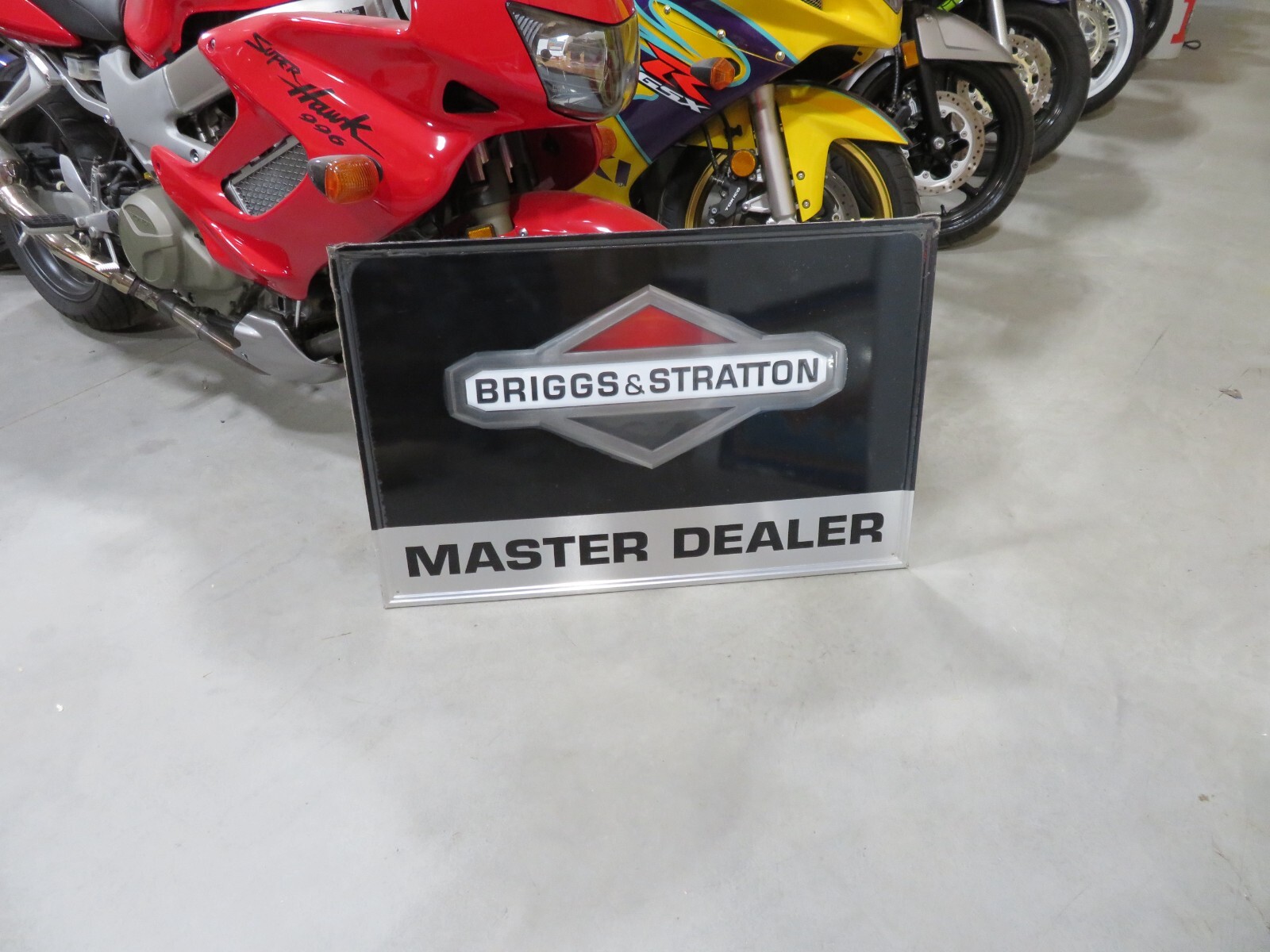 Briggs & Stratton 35.5" x 23.5" Authorized Service Center Sign NOS NEW ...