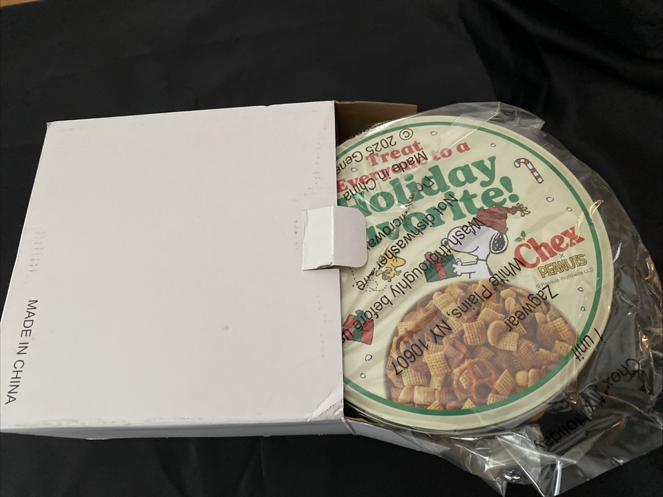 General Mills CHEX MIX TIN 2025 Peanuts Gang Snoopy Holiday Tin NEW IN ...