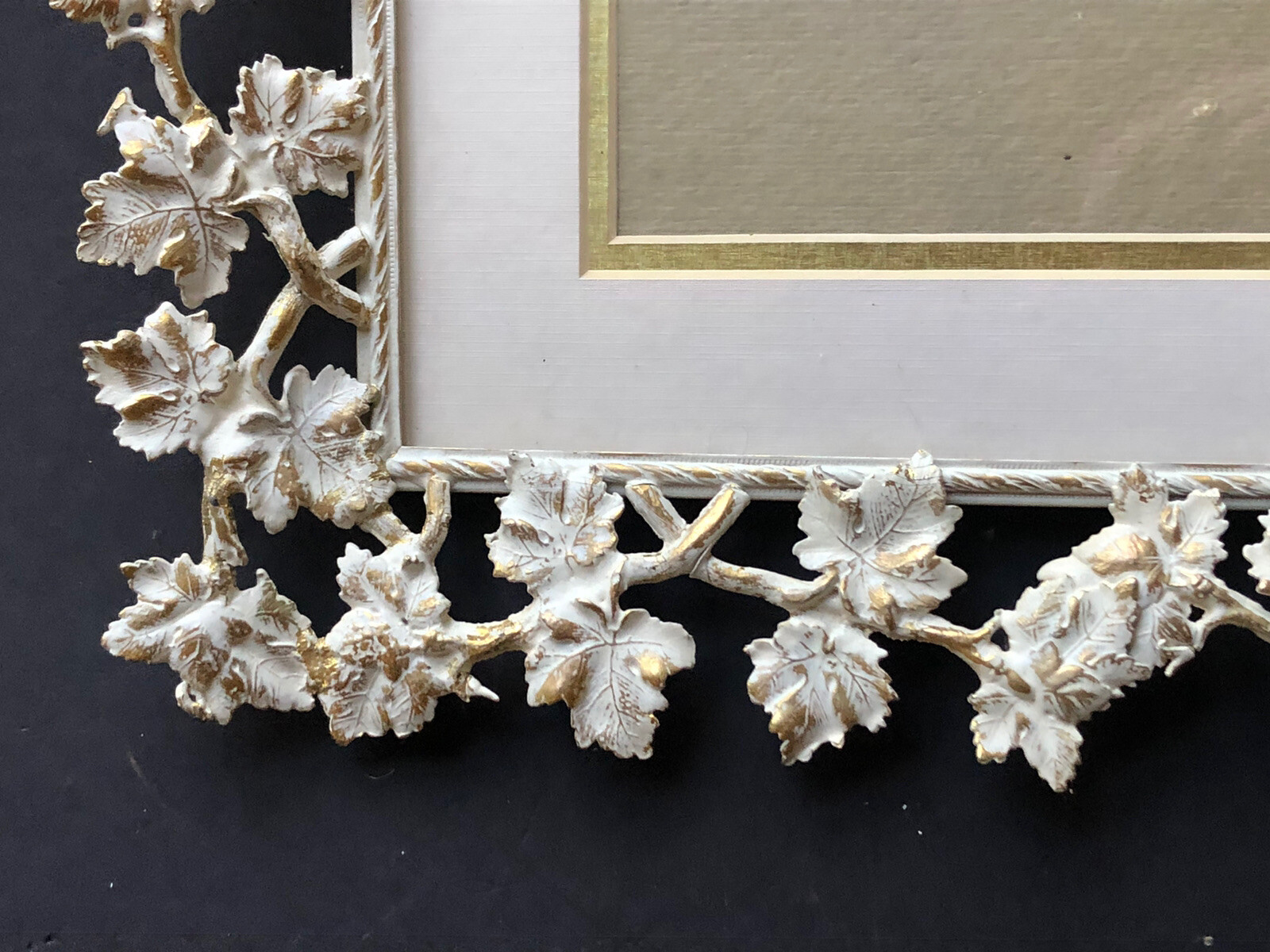 RARE! Vintage Gold White LEAVES METAL Hollywood Regency PICTURE FRAME ...