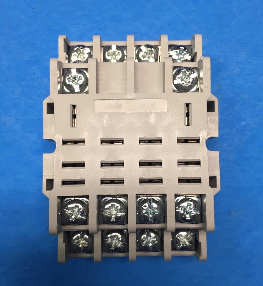 Eaton D7PA4 SER. B1 - D7 4 Pole Socket | eBay