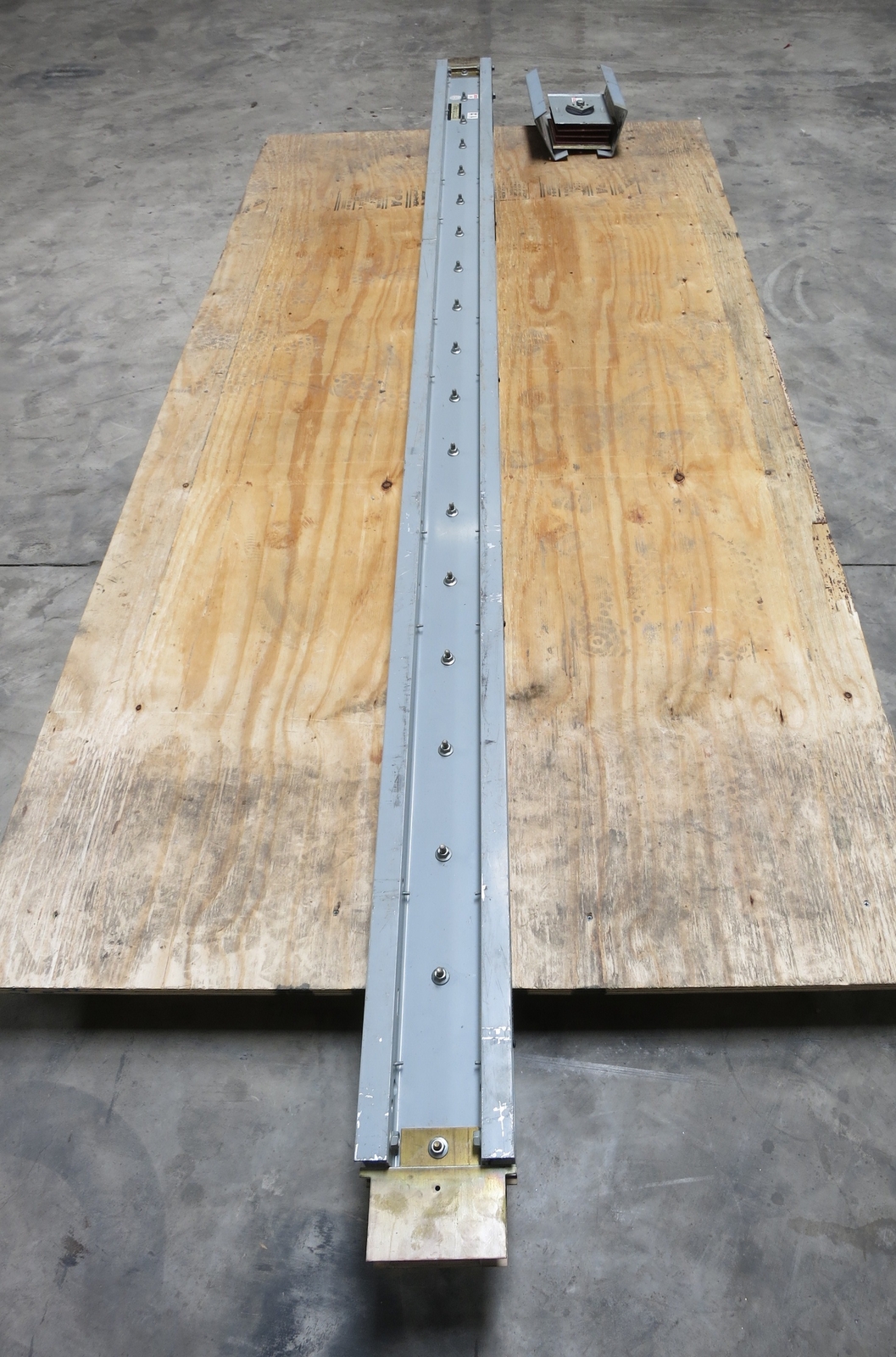 GE Spectra Busway 10' Plug-In 1000A 600V 3PH 3W Bus Bar Duct 1000 Amp ...