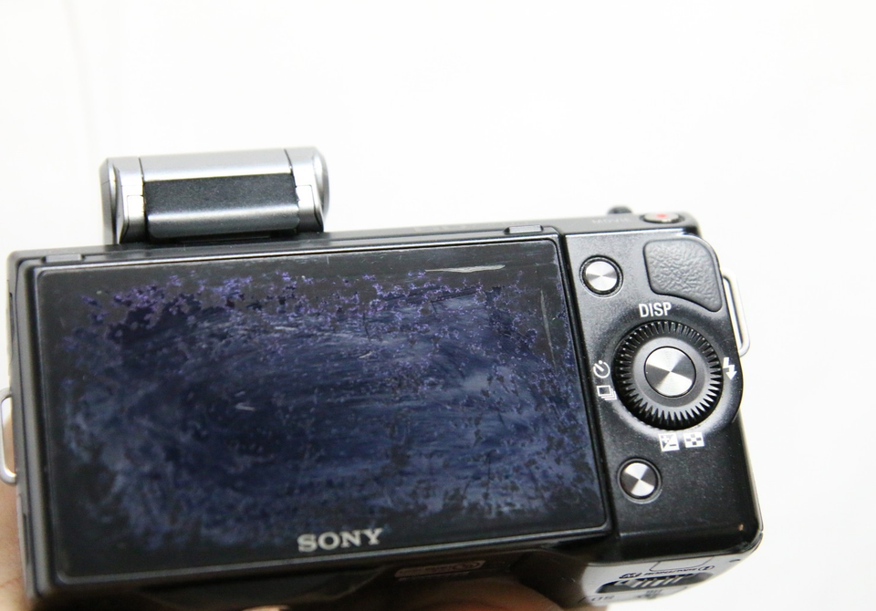 Sony Alpha NEX-5 14.2MP Mirrorless Camera Body with Sony HVL-F7S Flash ...