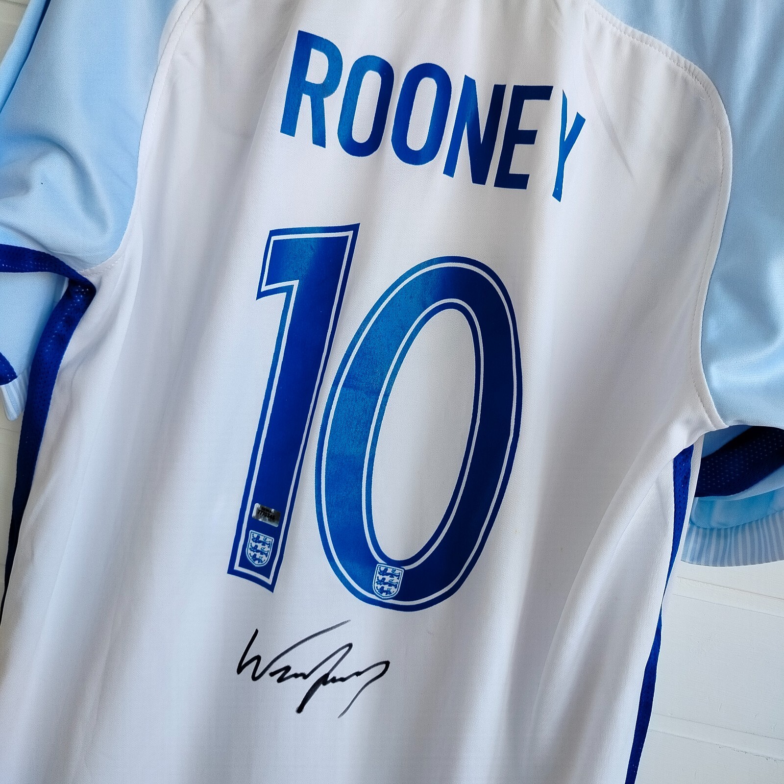 Wayne Rooney Autographed Memorabilia | Signed Photo, Jersey ...