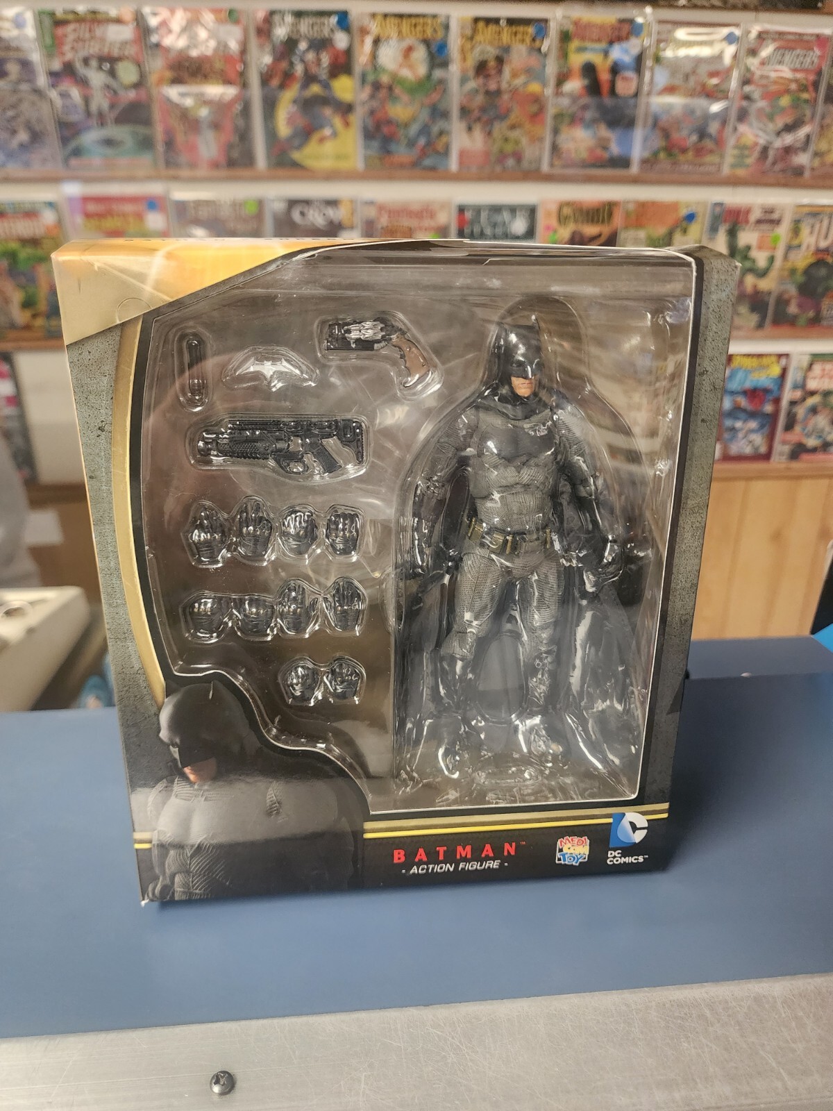 Mafex Batman Vs Superman Batman. Mint