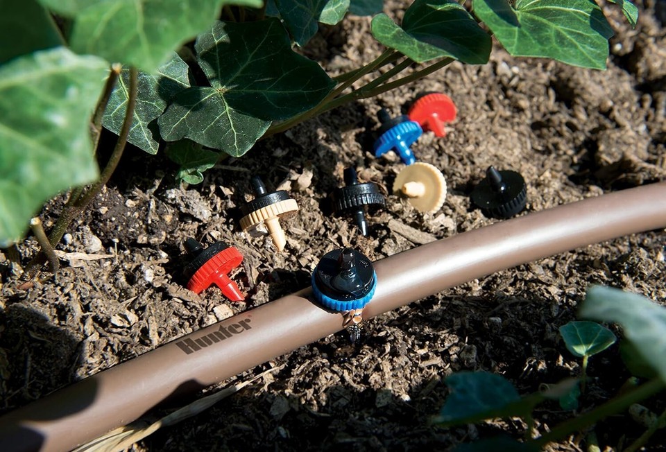 Pack of 10 Hunter HE10B Point Source Drip Emitter Self-Piercing Barb 1. ...