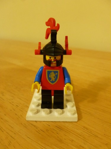 LEGO Vintage Castle/Knights Red Falcon Feather Helmet | eBay