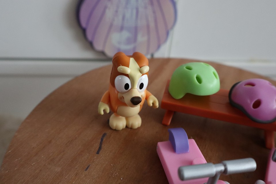 BLUEY FIGURES BLUEY & BINGO WITH SCOOTERS | eBay UK