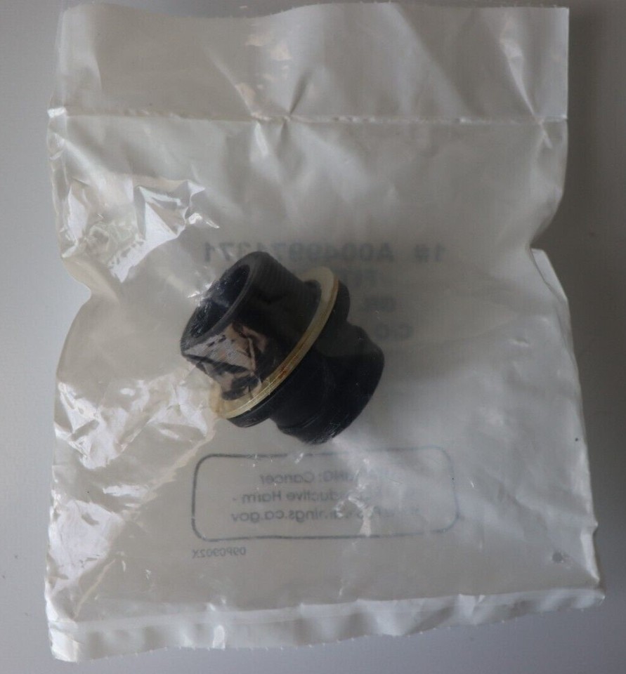 Genuine Detroit SCREW IN FITTING, CRANKCASE BREATHER, DDE A0049971371 ...