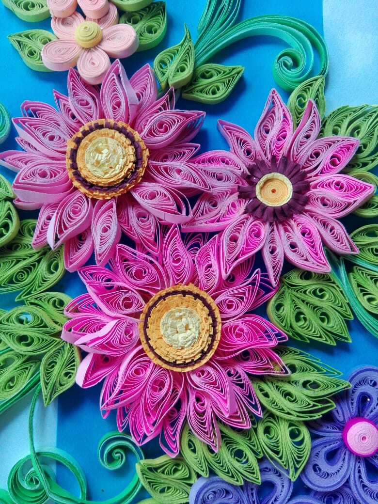 Simple Quilling Flower Designs