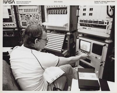 STS-9 Spacelab 1 ESA Eye Experiment Houston 1983 - Original NASA Photo ...