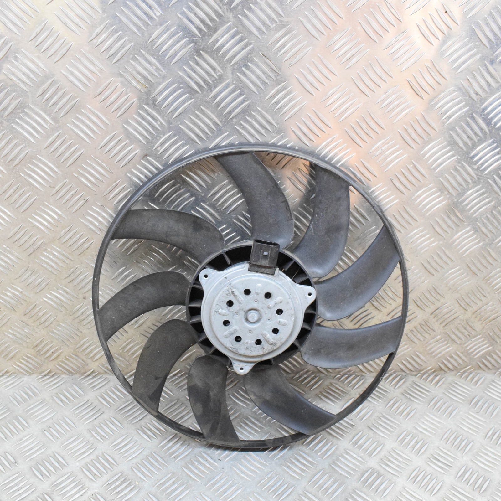 AUDI Q3 8U Diffuser Fan A10111406F M160982 2.0 Diesel 130kw 2013 | eBay