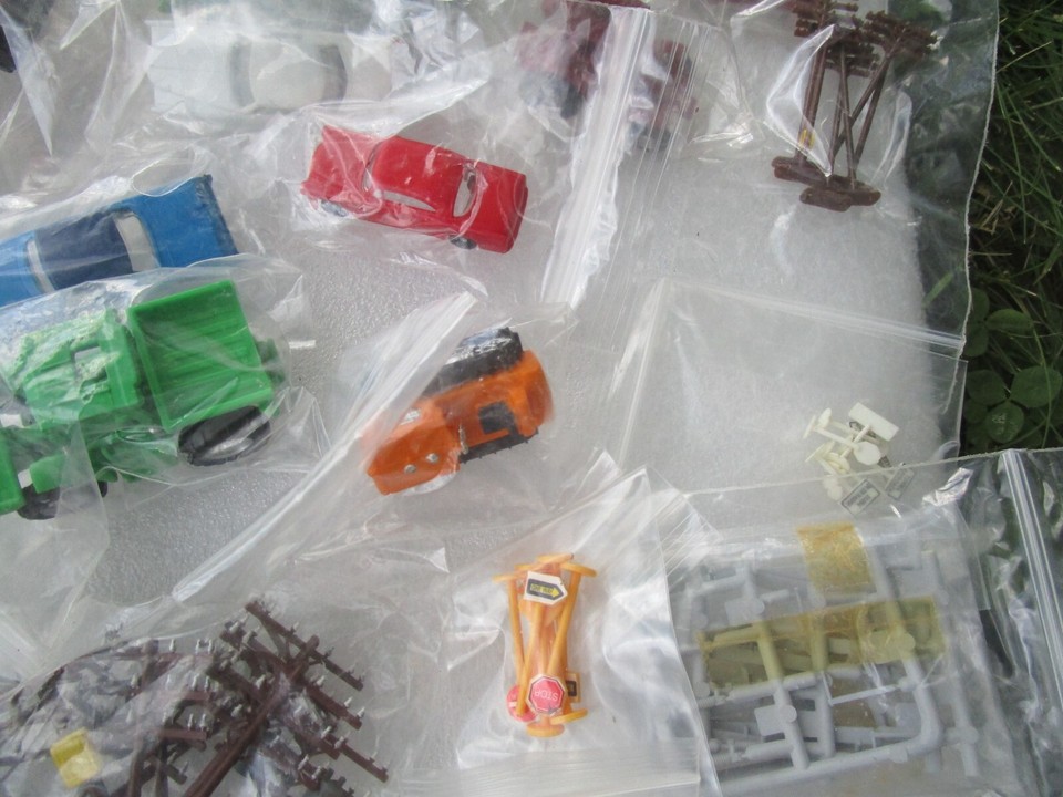 Huge N HO Scale Model Train Junk Yard Accessory Car Tractor ...