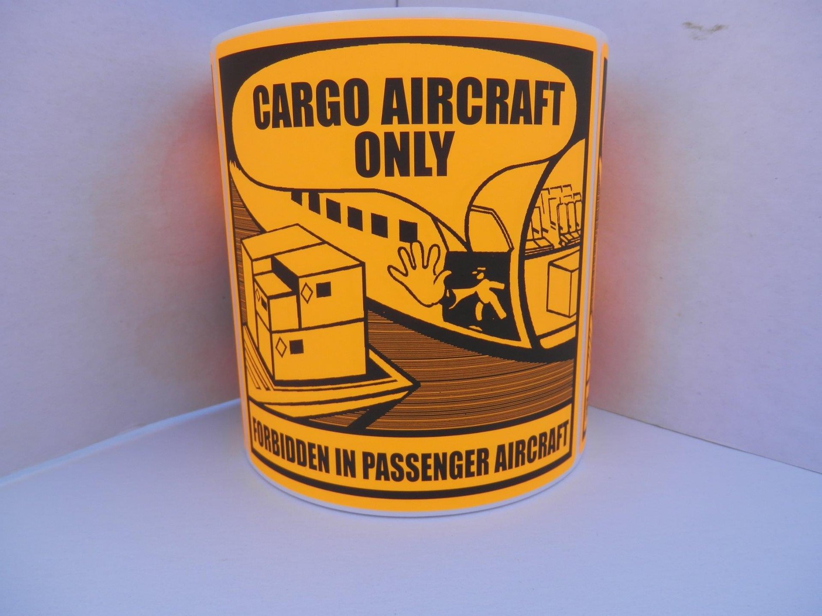 CARGO AIRCRAFT ONLY FORBIDDEN IN PASSENGER AIRCRAFT Label fluor orange ...
