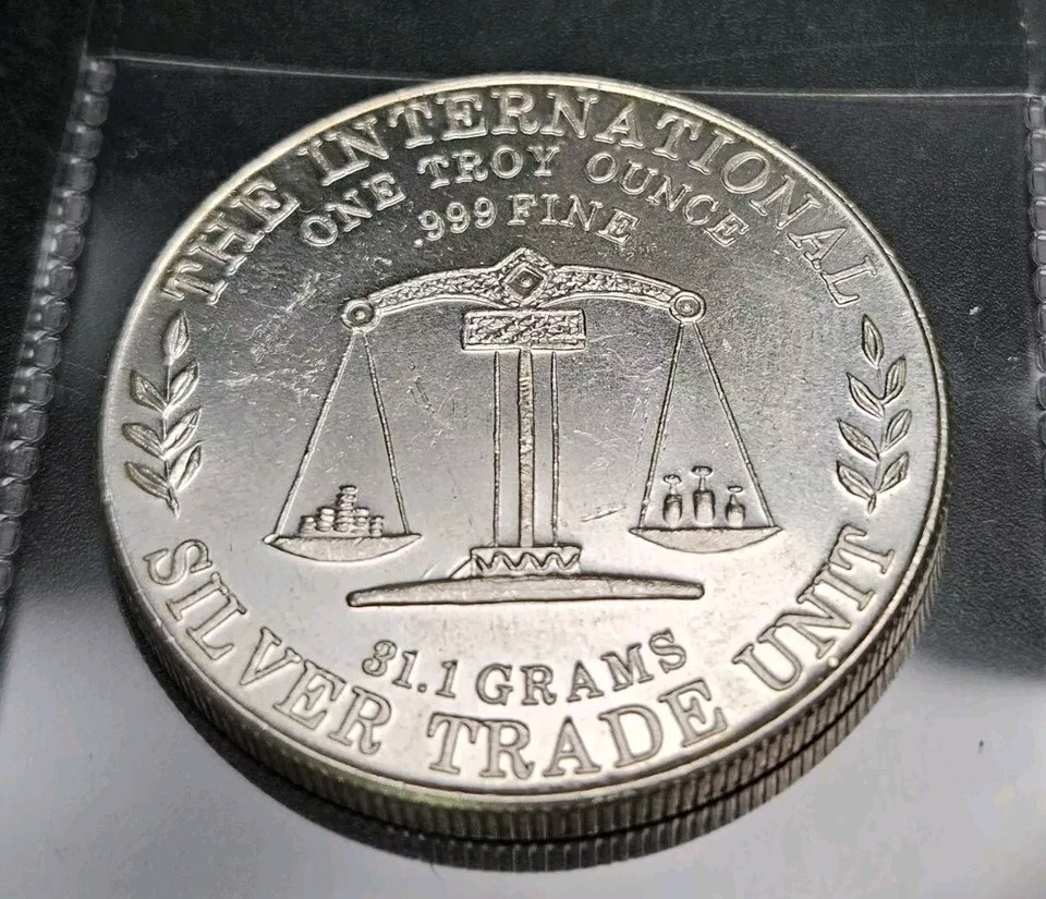 Vintage 1975 World Trade Unit .999 1oz Silver Art Round | eBay