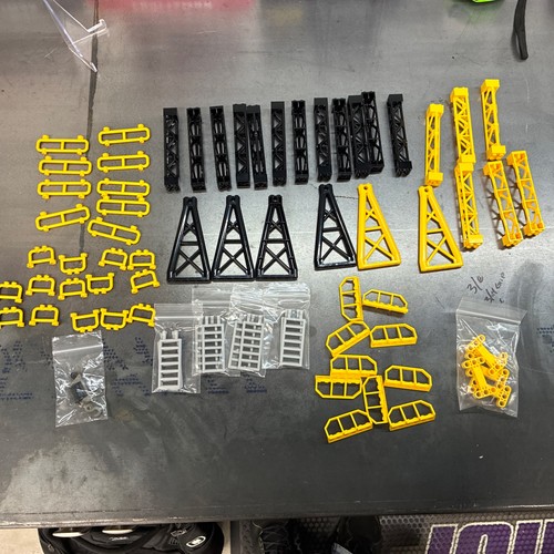 Huge Lego Lot Of 71 Support Girder Scaffolding Crane Building Parts ...