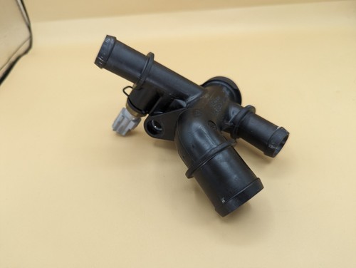 OEM Ford 2014-2019 Fusion Escape Water Outlet Connect Adapter DS7Z ...