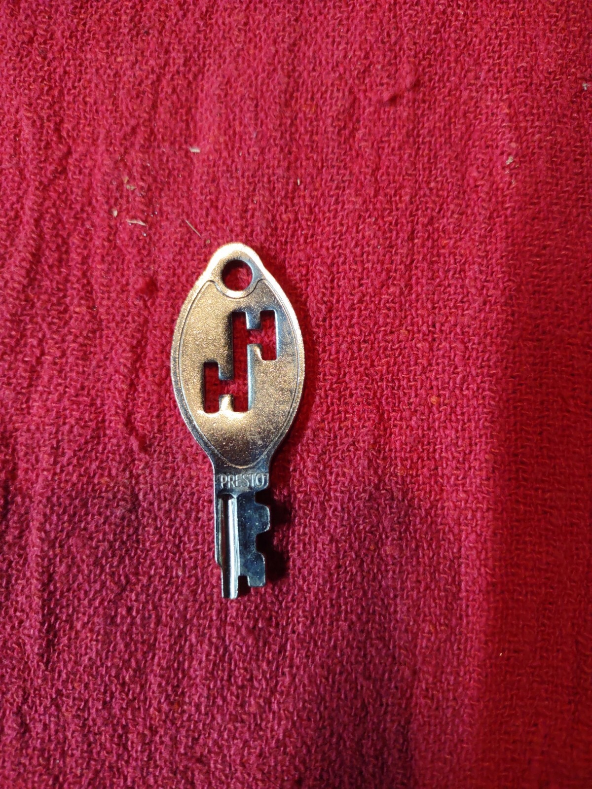 Presto Vintage Luggage precut key # 51121. | eBay