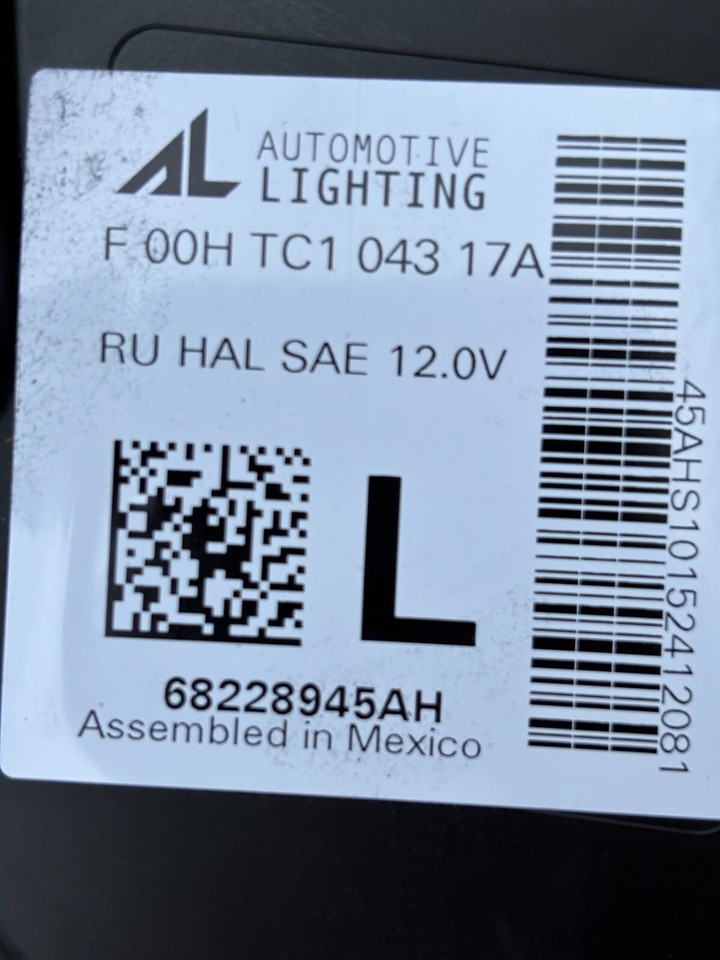 2017-2020 Chrysler Pacifica Left Driver Side Halogen Headlight OEM ...