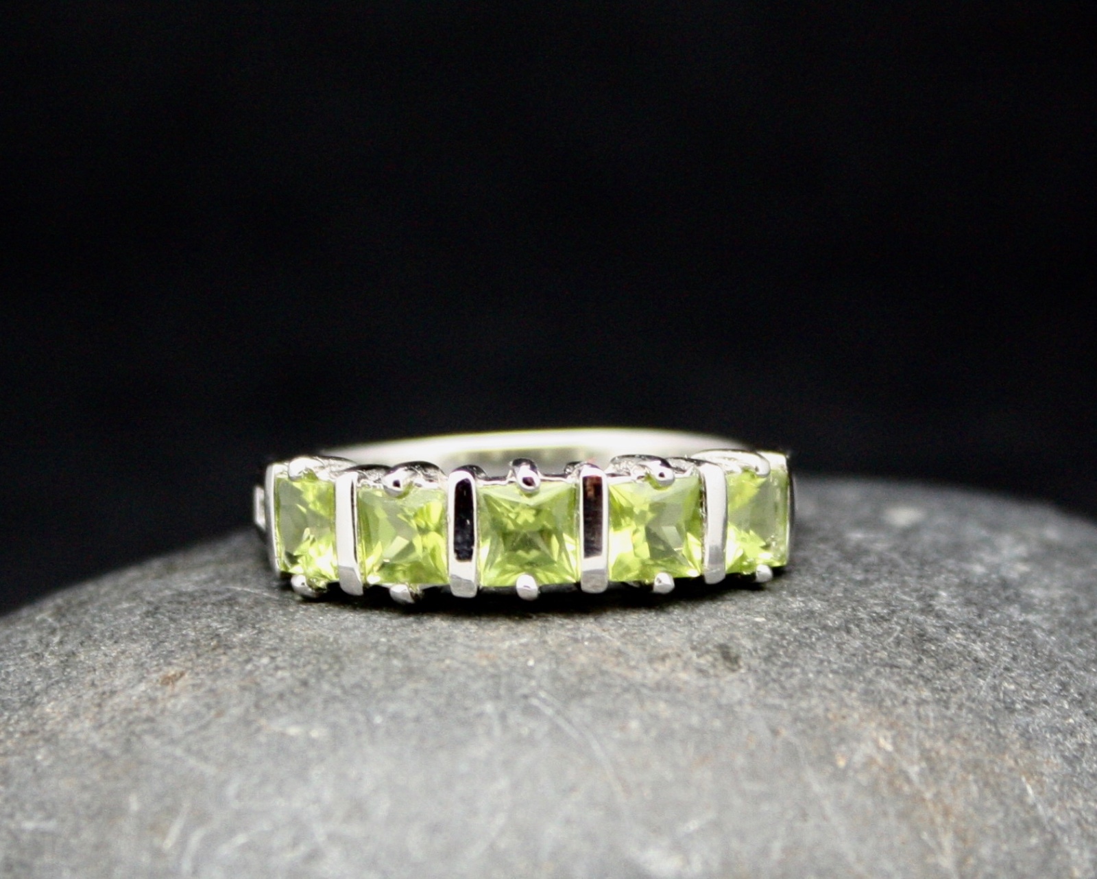 GENUINE PERIDOT RING set in .925 STERLING SILVER FAST FREE SHIPPING ...