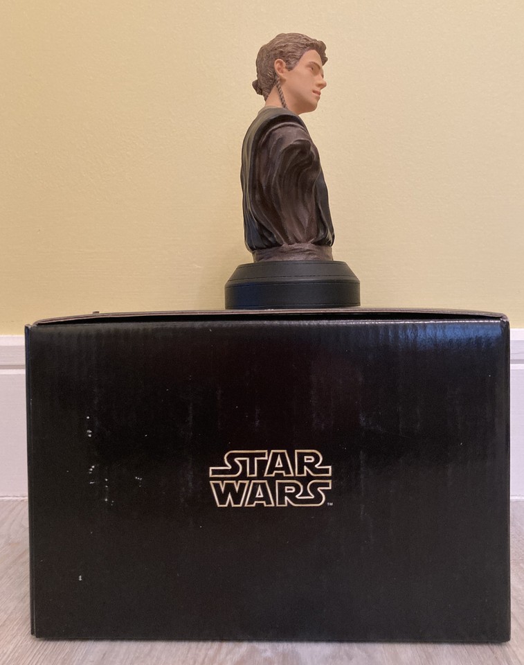 Star Wars Gentle Giant Anakin Skywalker Collectible Mini Bust Attack ...