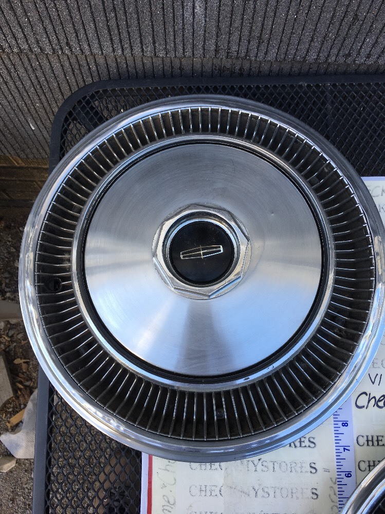 1965 Lincoln Continental Hubcaps