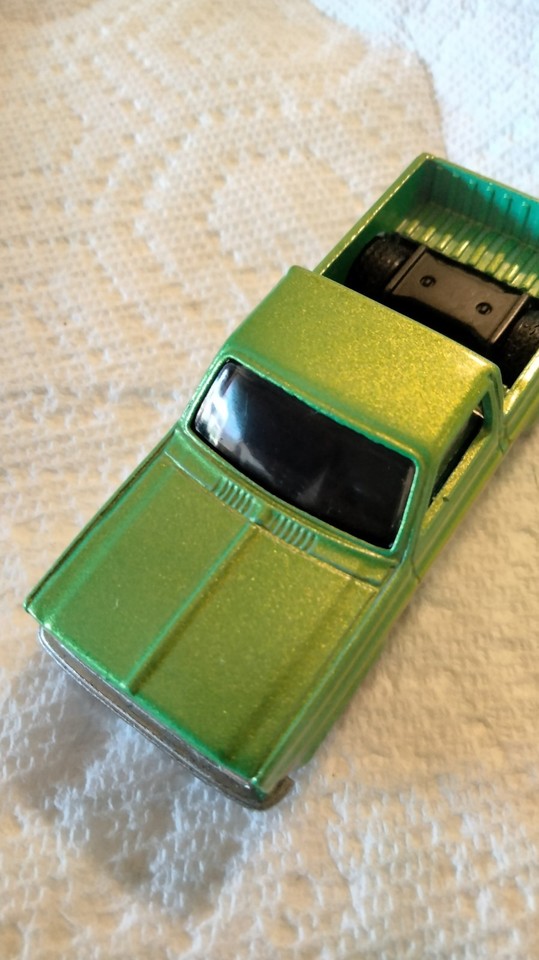 Hot Wheels (Custom) '83 Chevy Silverado "Slammed" *Green K-Mart Excl ...