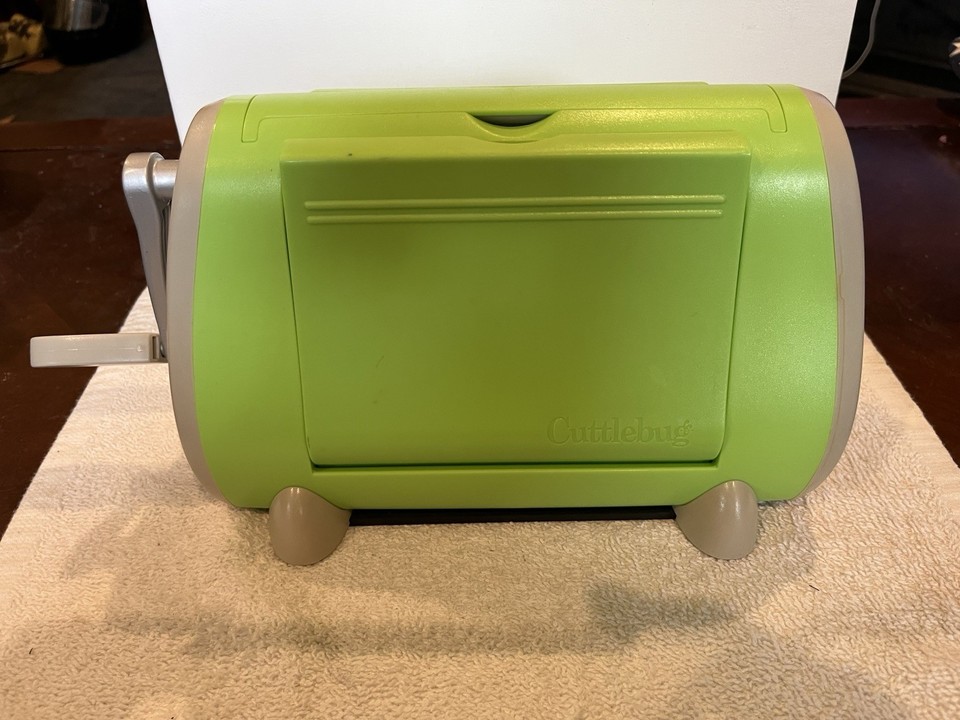 Provo Craft CuttleBug Die Cutting Machine Only Green Crafting | eBay