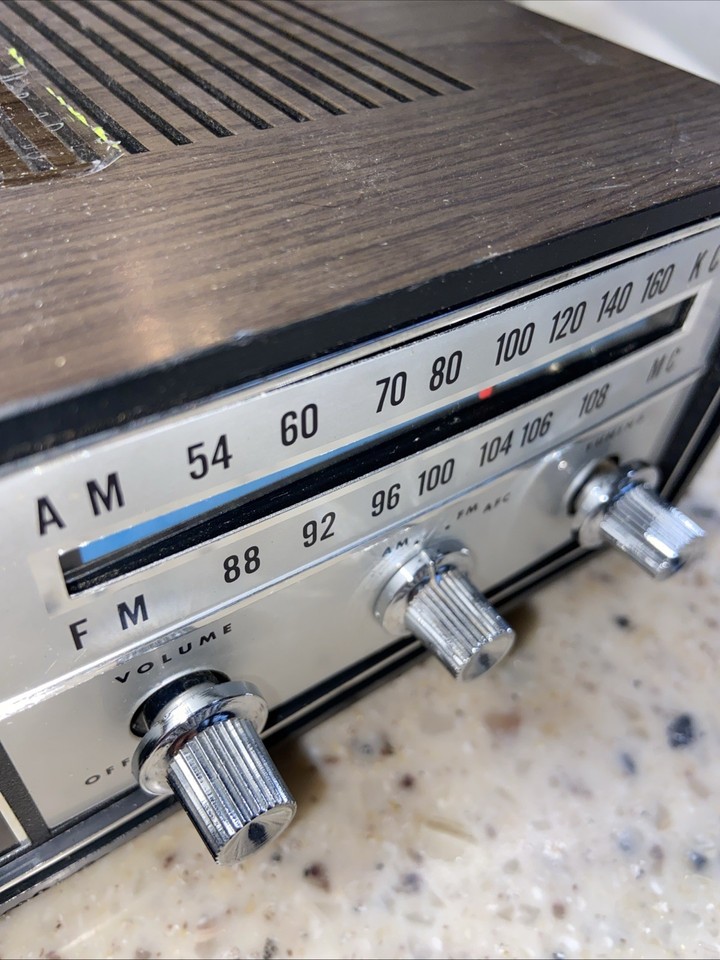 Vintage Bell & Howell AM/ FM Radio.Made In Okinawa. Powers On | eBay