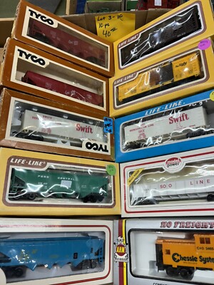 LOT 3-10, HO scale rolling stock. (10) pieces all have hook and horn ...