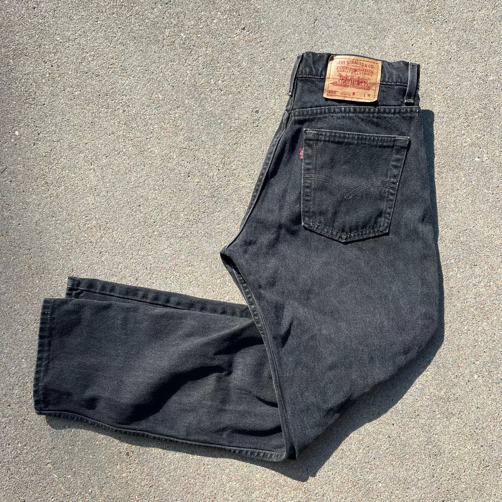 Ladies 90s Levi’s 555 black guys fit straight leg jea… - Gem