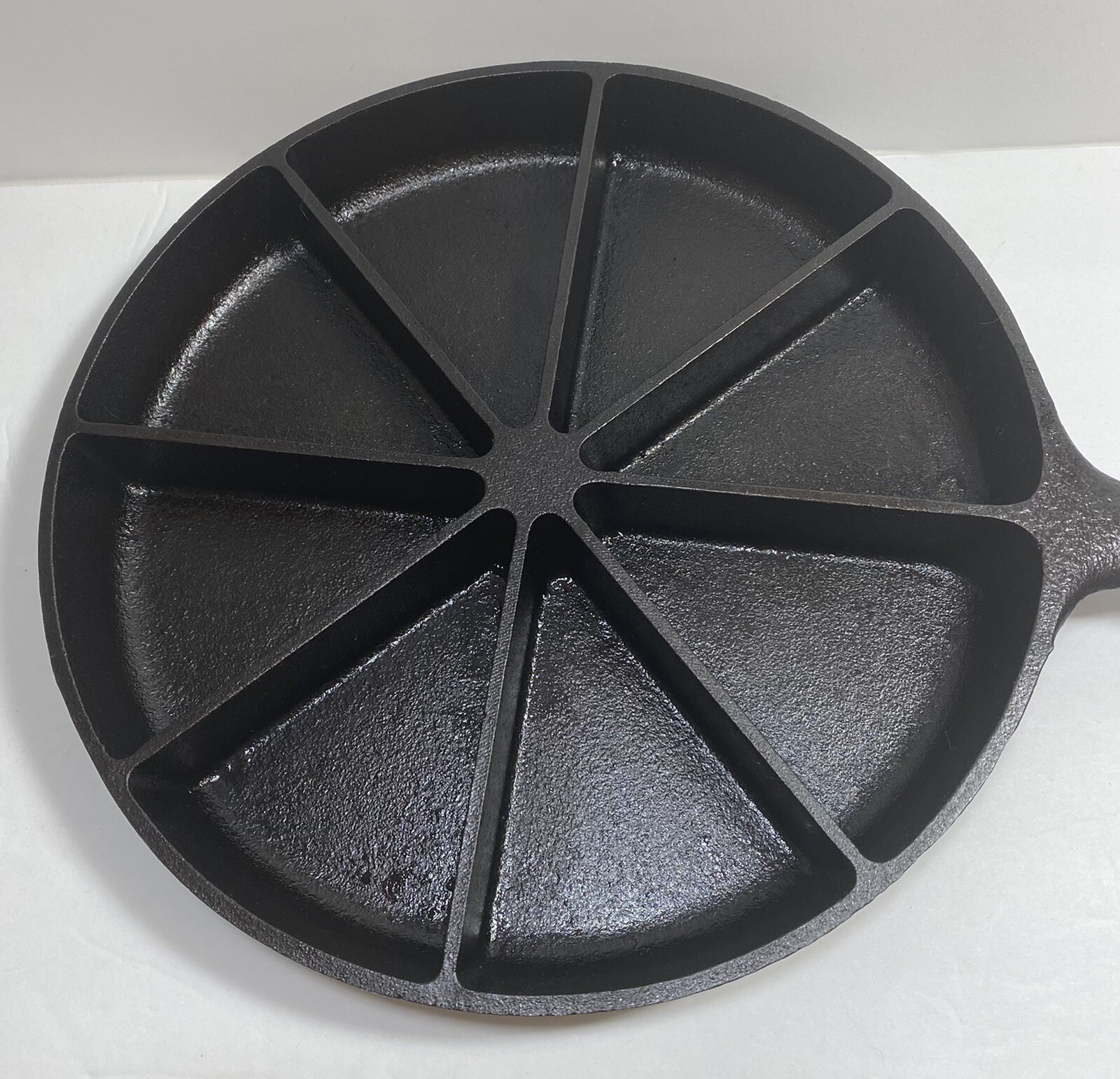 Eight Section Cast Iron Cornbread Skillet 9 Inch | eBay
